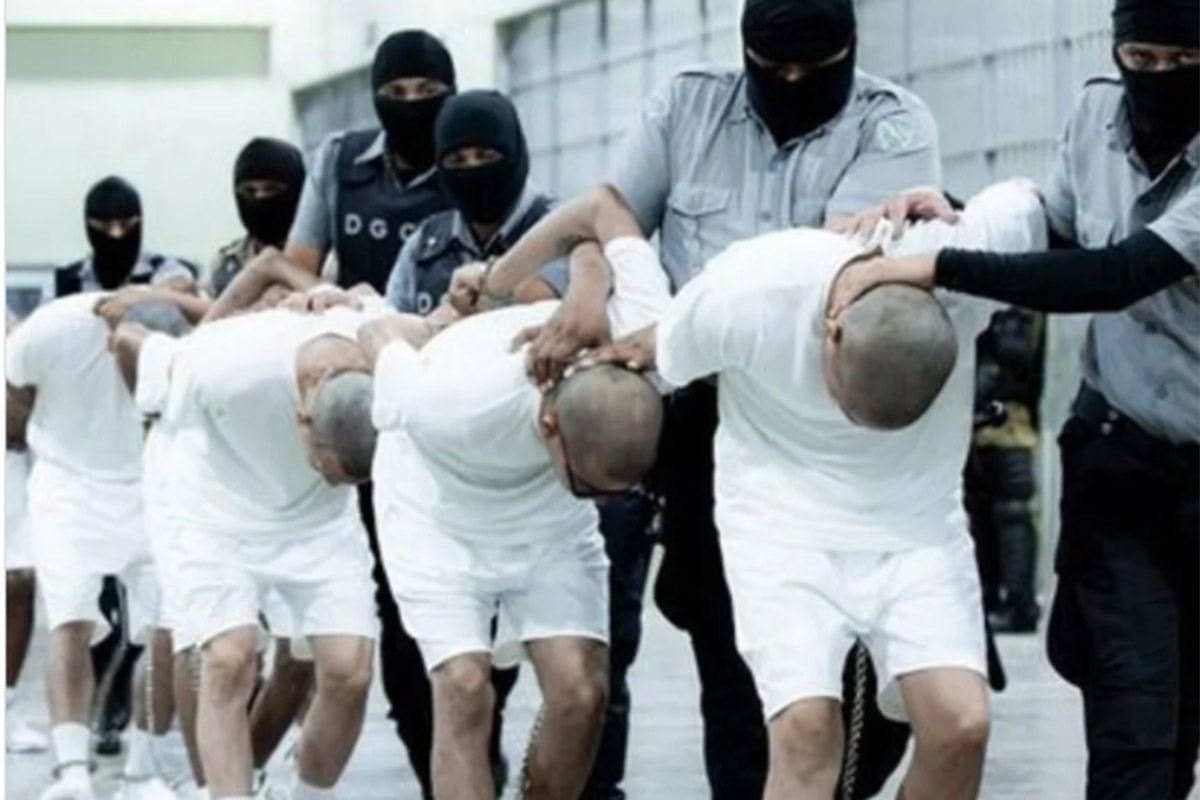 Venezolanos rescatados denuncian torturas en el Cecot