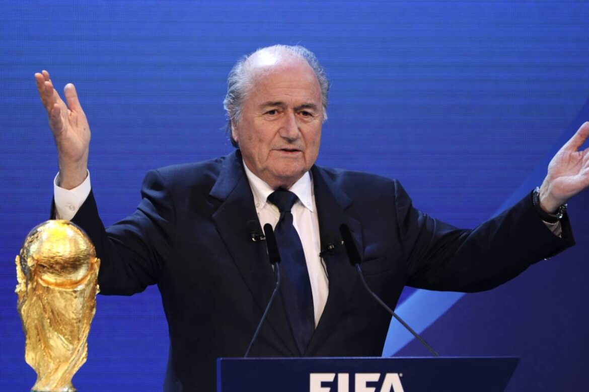 Joseph Blatter, antiguo presidente de FIFA, sorprende con llamado al ...